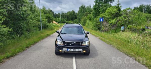 Black Volvo XC90 2006 in Tukums, with an engine capacity of 2.40 L and mileage of 386 thousand km for 4990 €, photo 3 on AUTOMOTO.COM.LV