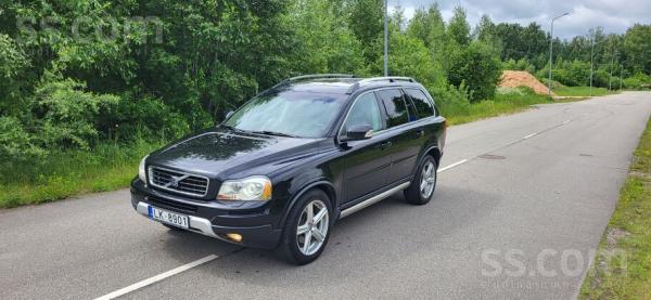 Black Volvo XC90 2006 in Tukums, with an engine capacity of 2.40 L and mileage of 386 thousand km for 4990 €, photo 4 on AUTOMOTO.COM.LV