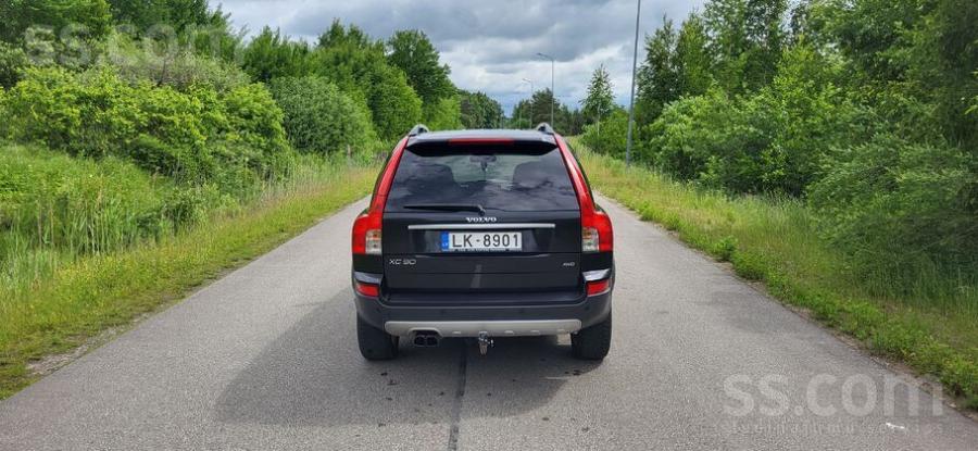 Melns Volvo XC90 2006 Tukums, ar dzinēja tilpumu 2.40 L un nobraukumu 386 tūkst. km par 4990 €, foto 7 vietnē AUTOMOTO.COM.LV