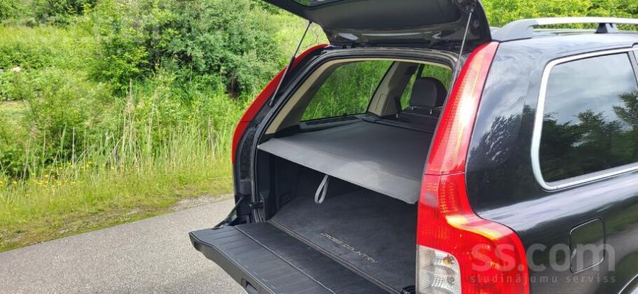 Melns Volvo XC90 2006 Tukums, ar dzinēja tilpumu 2.40 L un nobraukumu 386 tūkst. km par 4990 €, foto 10 vietnē AUTOMOTO.COM.LV