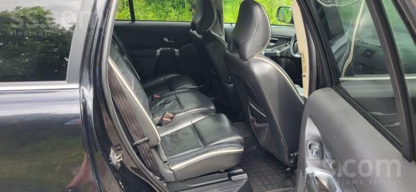 Black Volvo XC90 2006 in Tukums, with an engine capacity of 2.40 L and mileage of 386 thousand km for 4990 €, photo 10 on AUTOMOTO.COM.LV