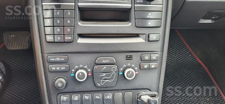 Melns Volvo XC90 2006 Tukums, ar dzinēja tilpumu 2.40 L un nobraukumu 386 tūkst. km par 4990 €, foto 17 vietnē AUTOMOTO.COM.LV