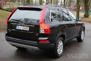 Black Volvo XC90 2006 in Riga, with an engine capacity of 2.40 L and mileage of 250 thousand km for 7250 €, photo 11 on AUTOMOTO.COM.LV