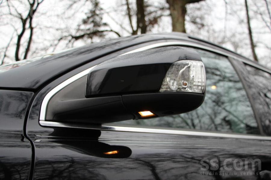 Black Volvo XC90 2006 in Riga, with an engine capacity of 2.40 L and mileage of 250 thousand km for 7250 €, photo 12 on AUTOMOTO.COM.LV