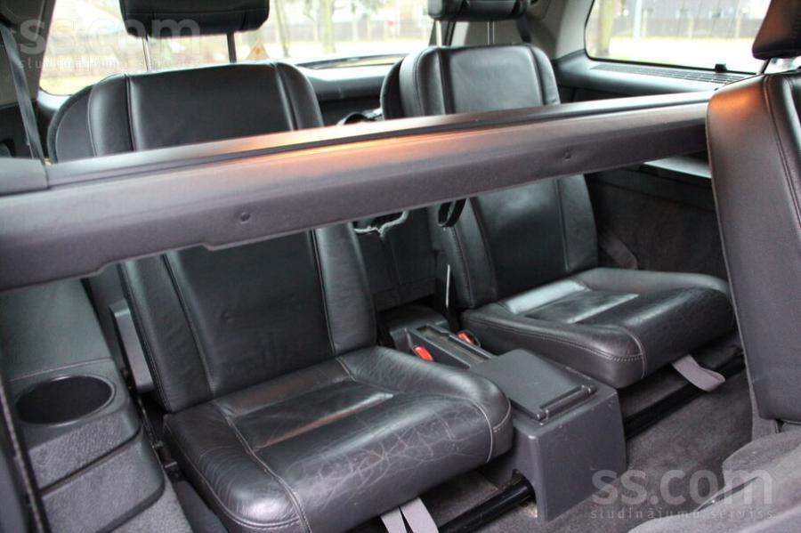 Black Volvo XC90 2006 in Riga, with an engine capacity of 2.40 L and mileage of 250 thousand km for 7250 €, photo 18 on AUTOMOTO.COM.LV