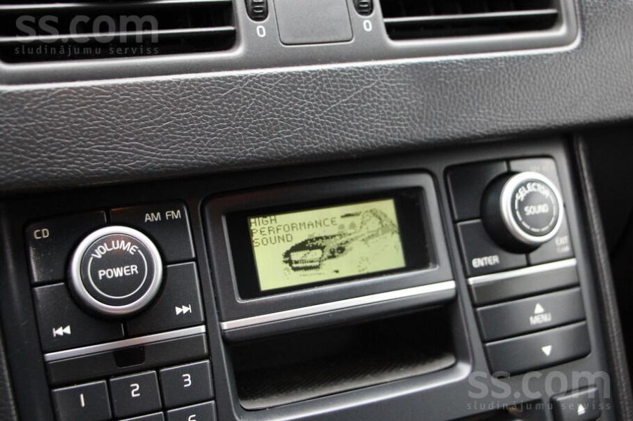 Black Volvo XC90 2006 in Riga, with an engine capacity of 2.40 L and mileage of 250 thousand km for 7250 €, photo 22 on AUTOMOTO.COM.LV