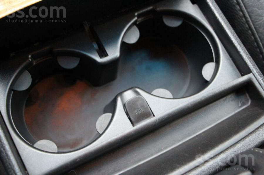 Black Volvo XC90 2006 in Riga, with an engine capacity of 2.40 L and mileage of 250 thousand km for 7250 €, photo 23 on AUTOMOTO.COM.LV
