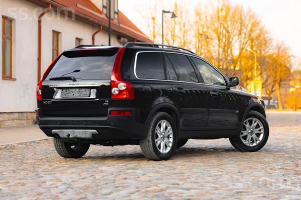 Black Volvo XC90 2006 in Jelgava, with an engine capacity of 2.40 L and mileage of 266 thousand km for 4900 €, photo 4 on AUTOMOTO.COM.LV