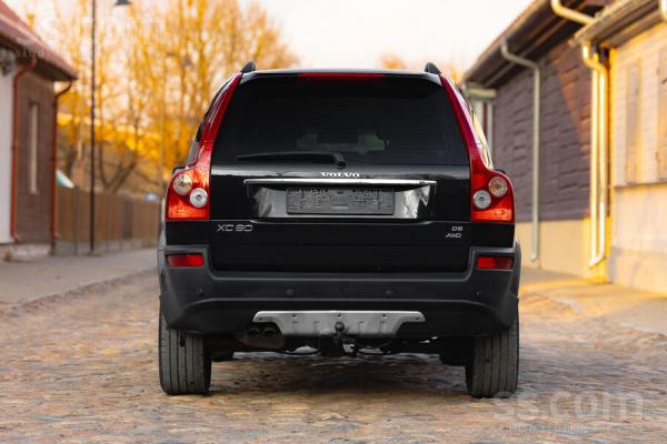 Black Volvo XC90 2006 in Jelgava, with an engine capacity of 2.40 L and mileage of 266 thousand km for 4900 €, photo 6 on AUTOMOTO.COM.LV
