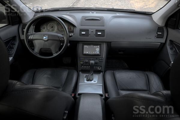 Black Volvo XC90 2006 in Jelgava, with an engine capacity of 2.40 L and mileage of 266 thousand km for 4900 €, photo 7 on AUTOMOTO.COM.LV