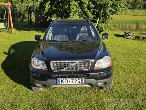 Black Volvo XC90 2006 in Valmiera, with an engine capacity of 2.40 L and mileage of 357 thousand km for 5700 €, photo 1 on AUTOMOTO.COM.LV