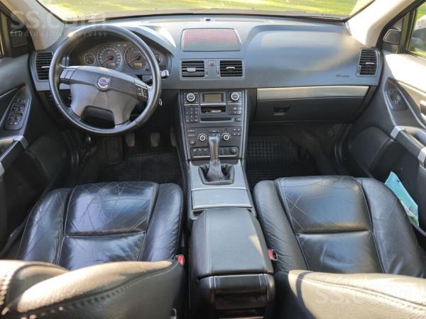 Black Volvo XC90 2006 in Valmiera, with an engine capacity of 2.40 L and mileage of 357 thousand km for 5700 €, photo 7 on AUTOMOTO.COM.LV