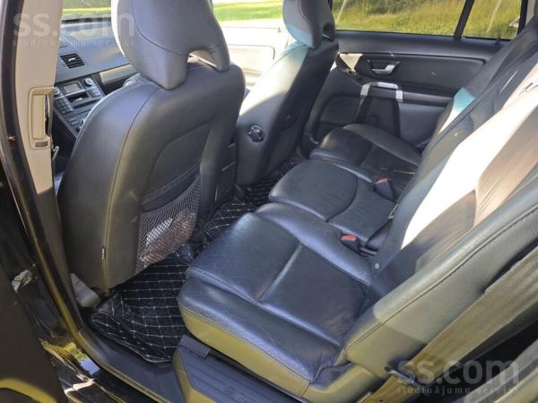 Black Volvo XC90 2006 in Valmiera, with an engine capacity of 2.40 L and mileage of 357 thousand km for 5700 €, photo 8 on AUTOMOTO.COM.LV