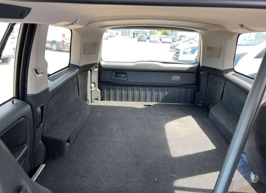 Black Volvo XC90 2006 in Vilnius, with an engine capacity of 2.40 L and mileage of 189 thousand km for 3800 €, photo 6 on AUTOMOTO.COM.LV