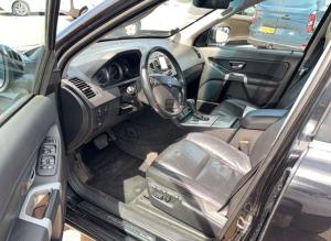 Black Volvo XC90 2006 in Vilnius, with an engine capacity of 2.40 L and mileage of 189 thousand km for 3800 €, photo 7 on AUTOMOTO.COM.LV