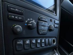 Black Volvo XC90 2006 in Riga, with an engine capacity of 2.40 L and mileage of 280 thousand km for 4290 €, photo 25 on AUTOMOTO.COM.LV