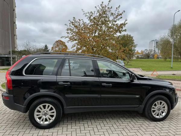 Black Volvo XC90 2006 in Riga, with an engine capacity of 2.40 L and mileage of 349 thousand km for 3690 €, photo 4 on AUTOMOTO.COM.LV