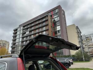 Black Volvo XC90 2006 in Riga, with an engine capacity of 2.40 L and mileage of 349 thousand km for 3690 €, photo 14 on AUTOMOTO.COM.LV
