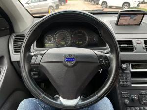 Black Volvo XC90 2006 in Riga, with an engine capacity of 2.40 L and mileage of 349 thousand km for 3690 €, photo 25 on AUTOMOTO.COM.LV