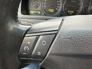 Black Volvo XC90 2006 in Riga, with an engine capacity of 2.40 L and mileage of 349 thousand km for 3690 €, photo 31 on AUTOMOTO.COM.LV
