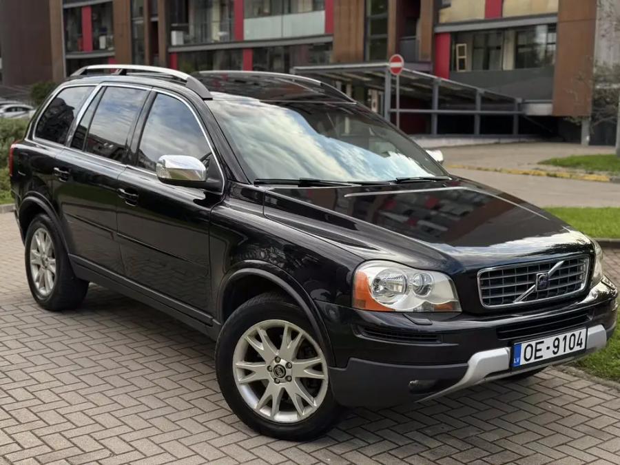 Melns Volvo XC90 2006 Rīga, ar dzinēja tilpumu 2.40 L un nobraukumu 324 tūkst. km par 3990 €, foto 1 vietnē AUTOMOTO.COM.LV