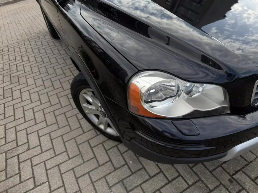 Melns Volvo XC90 2006 Rīga, ar dzinēja tilpumu 2.40 L un nobraukumu 324 tūkst. km par 3990 €, foto 3 vietnē AUTOMOTO.COM.LV