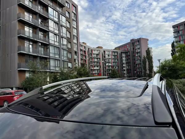 Black Volvo XC90 2006 in Riga, with an engine capacity of 2.40 L and mileage of 324 thousand km for 3990 €, photo 4 on AUTOMOTO.COM.LV
