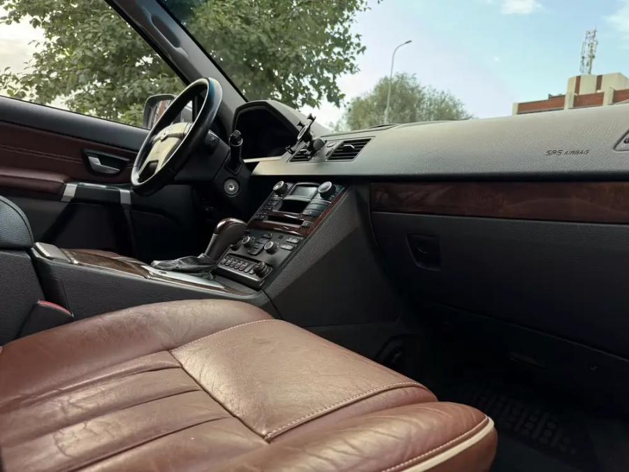 Melns Volvo XC90 2006 Rīga, ar dzinēja tilpumu 2.40 L un nobraukumu 324 tūkst. km par 3990 €, foto 22 vietnē AUTOMOTO.COM.LV