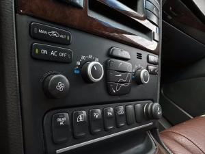 Melns Volvo XC90 2006 Rīga, ar dzinēja tilpumu 2.40 L un nobraukumu 324 tūkst. km par 3990 €, foto 31 vietnē AUTOMOTO.COM.LV