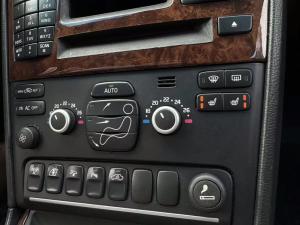 Melns Volvo XC90 2006 Rīga, ar dzinēja tilpumu 2.40 L un nobraukumu 324 tūkst. km par 3990 €, foto 32 vietnē AUTOMOTO.COM.LV