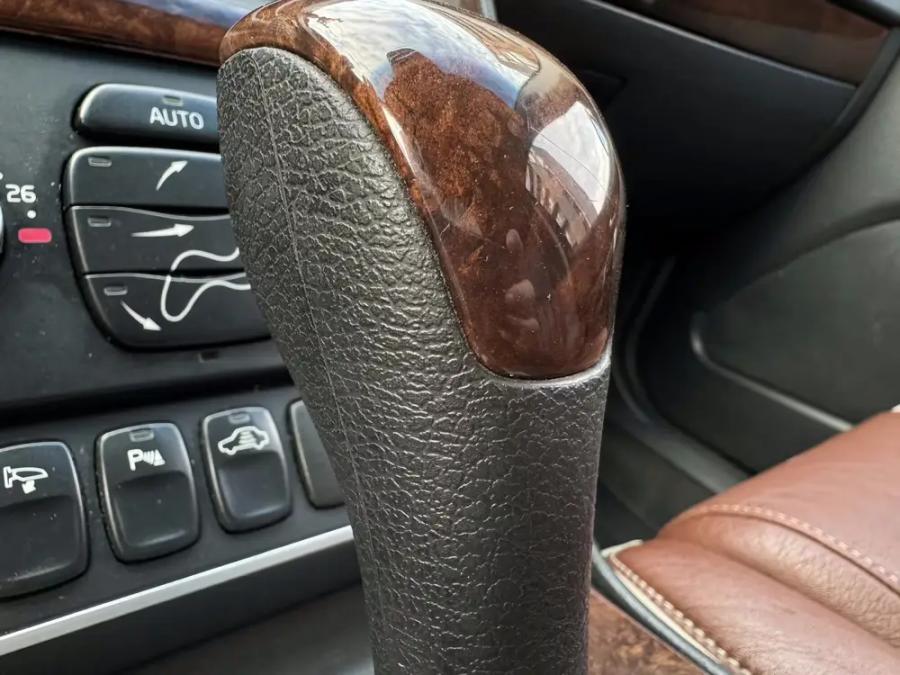 Melns Volvo XC90 2006 Rīga, ar dzinēja tilpumu 2.40 L un nobraukumu 324 tūkst. km par 3990 €, foto 34 vietnē AUTOMOTO.COM.LV