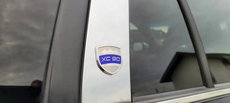 Melns Volvo XC90 2006 Rīga, ar dzinēja tilpumu 2.40 L un nobraukumu 274 tūkst. km par 8900 €, foto 6 vietnē AUTOMOTO.COM.LV