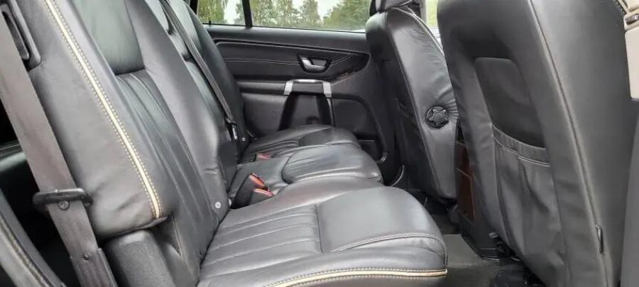 Melns Volvo XC90 2006 Rīga, ar dzinēja tilpumu 2.40 L un nobraukumu 274 tūkst. km par 8900 €, foto 19 vietnē AUTOMOTO.COM.LV