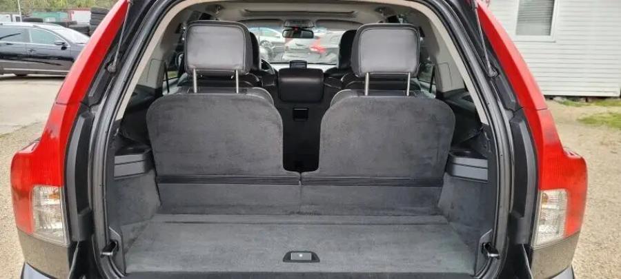 Melns Volvo XC90 2006 Rīga, ar dzinēja tilpumu 2.40 L un nobraukumu 274 tūkst. km par 8900 €, foto 22 vietnē AUTOMOTO.COM.LV