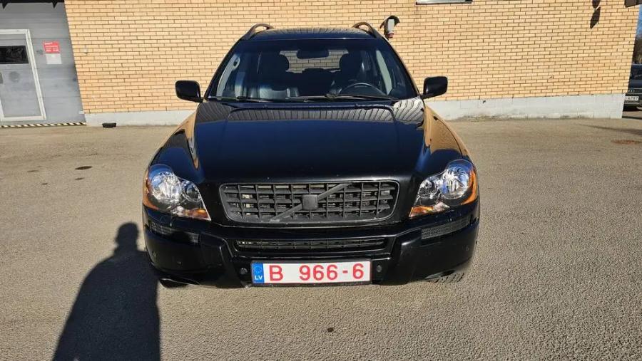 Melns Volvo XC90 2006 Rīga, ar dzinēja tilpumu 2.40 L un nobraukumu 280 tūkst. km par 2750 €, foto 3 vietnē AUTOMOTO.COM.LV