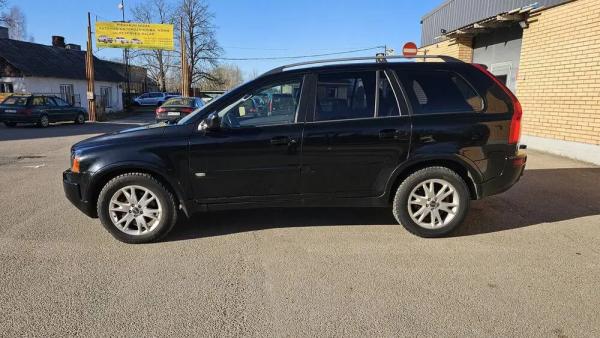 Melns Volvo XC90 2006 Rīga, ar dzinēja tilpumu 2.40 L un nobraukumu 280 tūkst. km par 2750 €, foto 8 vietnē AUTOMOTO.COM.LV