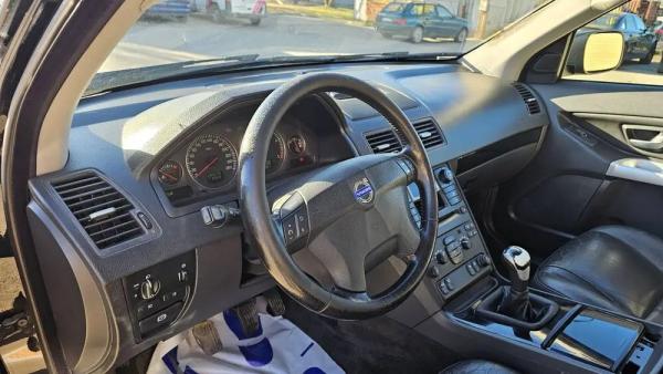 Melns Volvo XC90 2006 Rīga, ar dzinēja tilpumu 2.40 L un nobraukumu 280 tūkst. km par 2750 €, foto 10 vietnē AUTOMOTO.COM.LV