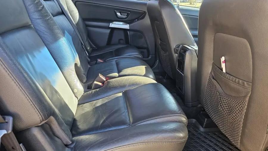 Melns Volvo XC90 2006 Rīga, ar dzinēja tilpumu 2.40 L un nobraukumu 280 tūkst. km par 2750 €, foto 17 vietnē AUTOMOTO.COM.LV