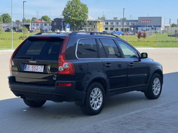 Black Volvo XC90 2006 in Rezekne, with an engine capacity of 2.40 L and mileage of 325 thousand km for 4400 €, photo 5 on AUTOMOTO.COM.LV