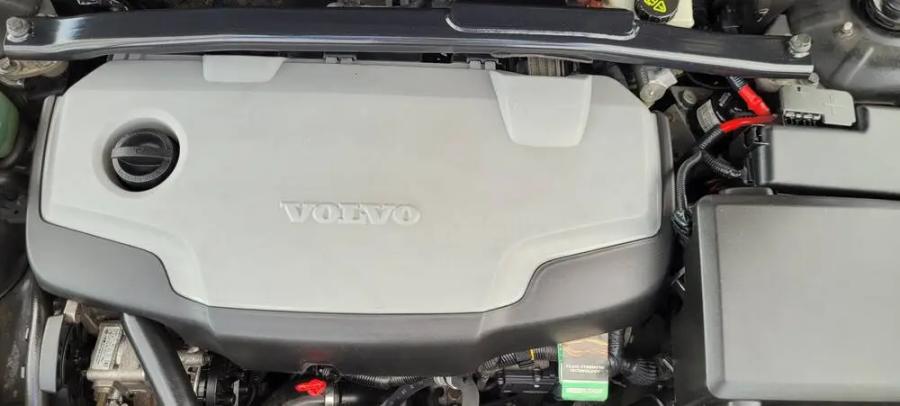 Melns Volvo XC90 2006 Rīga, ar dzinēja tilpumu 2.40 L un nobraukumu 248 tūkst. km par 8200 €, foto 11 vietnē AUTOMOTO.COM.LV
