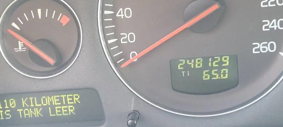 Melns Volvo XC90 2006 Rīga, ar dzinēja tilpumu 2.40 L un nobraukumu 248 tūkst. km par 8200 €, foto 13 vietnē AUTOMOTO.COM.LV