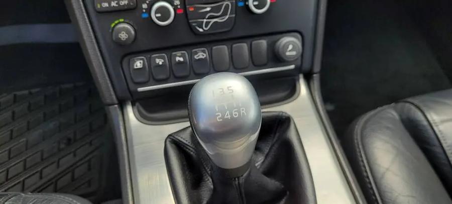 Melns Volvo XC90 2006 Rīga, ar dzinēja tilpumu 2.40 L un nobraukumu 248 tūkst. km par 8200 €, foto 17 vietnē AUTOMOTO.COM.LV