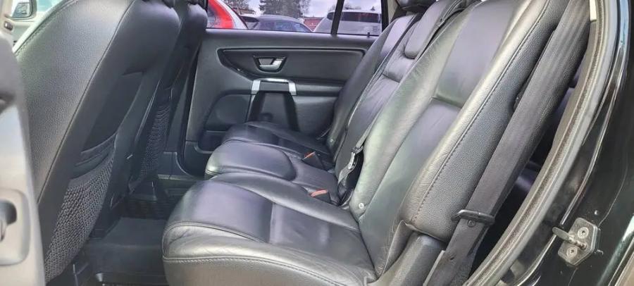 Melns Volvo XC90 2006 Rīga, ar dzinēja tilpumu 2.40 L un nobraukumu 248 tūkst. km par 8200 €, foto 18 vietnē AUTOMOTO.COM.LV