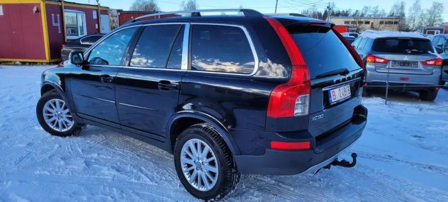 Black Volvo XC90 2006 in Riga, with an engine capacity of 2.40 L and mileage of 248 thousand km for 8900 €, photo 7 on AUTOMOTO.COM.LV