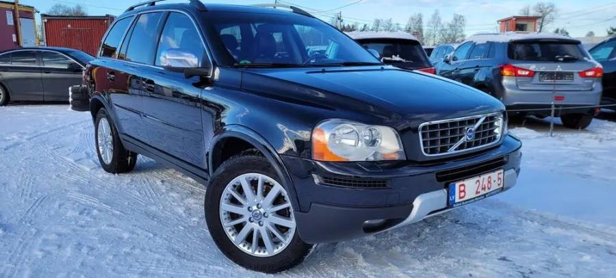 Black Volvo XC90 2006 in Riga, with an engine capacity of 2.40 L and mileage of 248 thousand km for 8900 €, photo 10 on AUTOMOTO.COM.LV