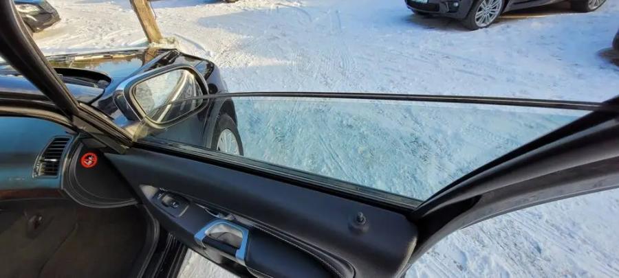 Black Volvo XC90 2006 in Riga, with an engine capacity of 2.40 L and mileage of 248 thousand km for 8900 €, photo 16 on AUTOMOTO.COM.LV