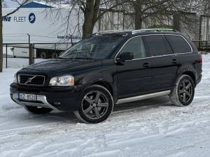 Black Volvo XC90 2006 in Riga, with an engine capacity of 2.40 L and mileage of 340 thousand km for 5100 €, photo 5 on AUTOMOTO.COM.LV