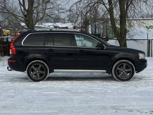 Black Volvo XC90 2006 in Riga, with an engine capacity of 2.40 L and mileage of 340 thousand km for 5100 €, photo 6 on AUTOMOTO.COM.LV