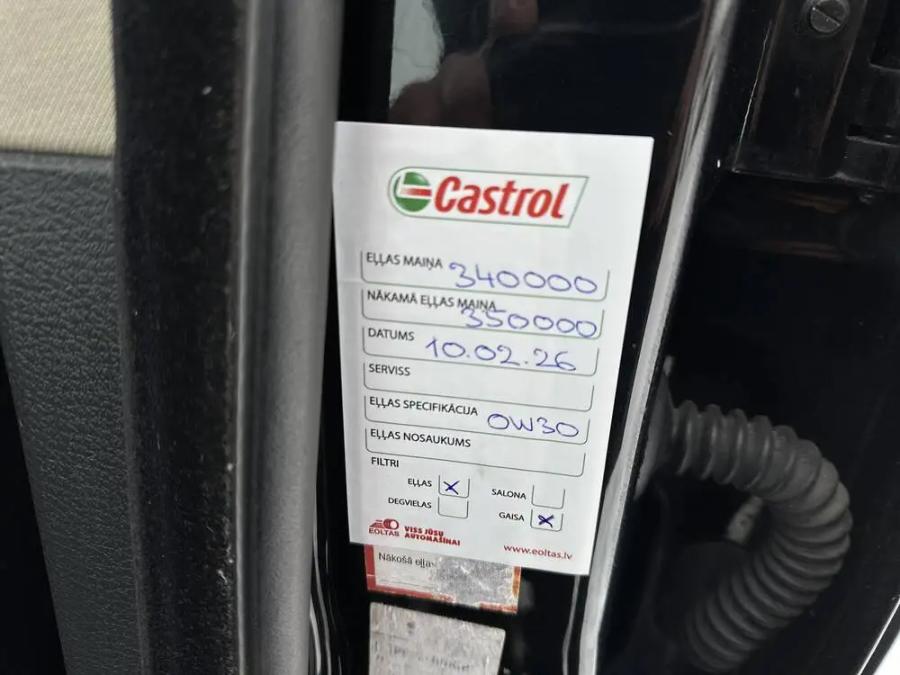 Black Volvo XC90 2006 in Riga, with an engine capacity of 2.40 L and mileage of 340 thousand km for 5100 €, photo 11 on AUTOMOTO.COM.LV