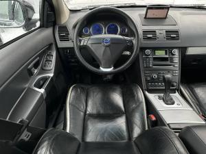 Black Volvo XC90 2006 in Riga, with an engine capacity of 2.40 L and mileage of 340 thousand km for 5100 €, photo 14 on AUTOMOTO.COM.LV